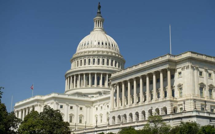 Congresso dos EUA aprova novo pacote de ajuda de US$ 900 bilhões contra ...